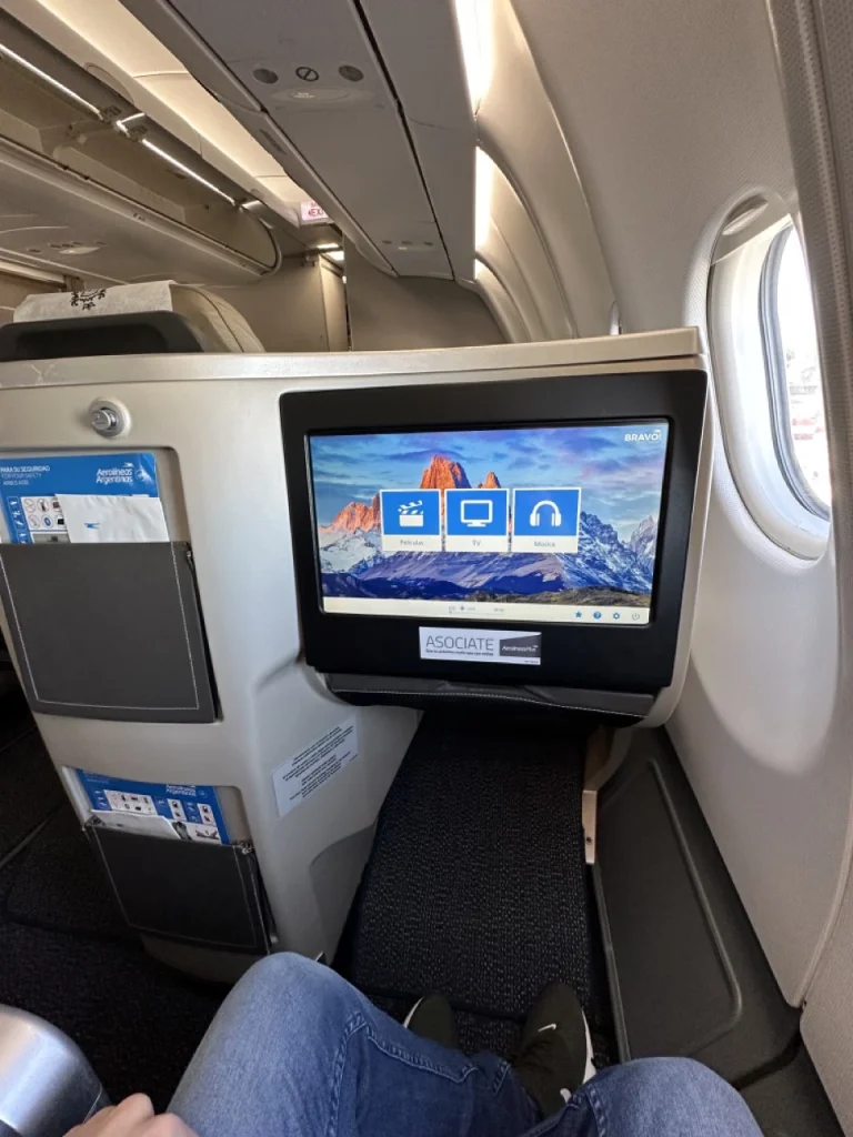 The New Business Class Cabins On Aerolineas Argentinas A330-200 | AirLapse